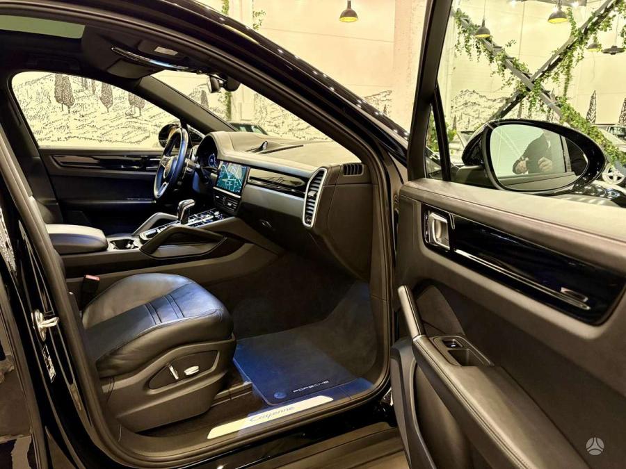 Melns Porsche Cayenne Coupe 2019 Panevēža, ar dzinēja tilpumu 3.00 L un nobraukumu 199 tūkst. km par 46900 €, foto 10 vietnē AUTOMOTO.COM.LV