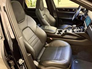 Melns Porsche Cayenne Coupe 2019 Panevēža, ar dzinēja tilpumu 3.00 L un nobraukumu 199 tūkst. km par 46900 €, foto 12 vietnē AUTOMOTO.COM.LV
