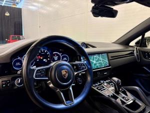 Melns Porsche Cayenne Coupe 2019 Panevēža, ar dzinēja tilpumu 3.00 L un nobraukumu 199 tūkst. km par 46900 €, foto 27 vietnē AUTOMOTO.COM.LV
