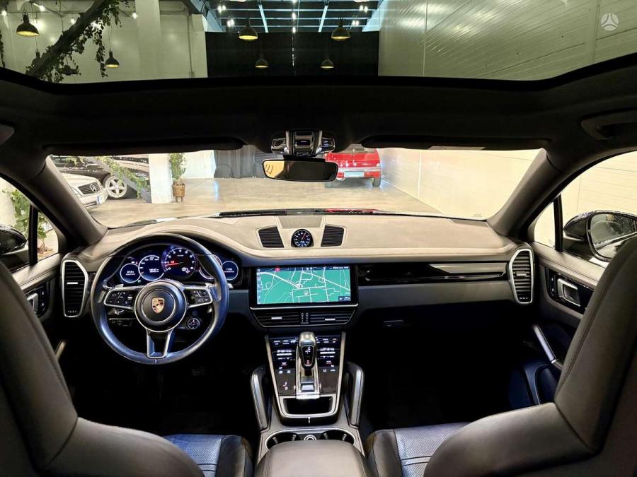 Melns Porsche Cayenne Coupe 2019 Panevēža, ar dzinēja tilpumu 3.00 L un nobraukumu 199 tūkst. km par 46900 €, foto 28 vietnē AUTOMOTO.COM.LV