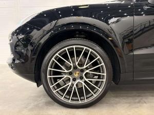 Melns Porsche Cayenne Coupe 2019 Panevēža, ar dzinēja tilpumu 3.00 L un nobraukumu 199 tūkst. km par 46900 €, foto 35 vietnē AUTOMOTO.COM.LV