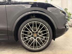 Melns Porsche Cayenne Coupe 2019 Panevēža, ar dzinēja tilpumu 3.00 L un nobraukumu 199 tūkst. km par 46900 €, foto 36 vietnē AUTOMOTO.COM.LV