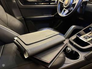 Melns Porsche Cayenne Coupe 2019 Panevēža, ar dzinēja tilpumu 3.00 L un nobraukumu 199 tūkst. km par 46900 €, foto 39 vietnē AUTOMOTO.COM.LV