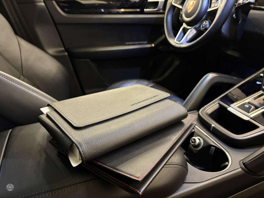 Melns Porsche Cayenne Coupe 2019 Panevēža, ar dzinēja tilpumu 3.00 L un nobraukumu 199 tūkst. km par 46900 €, foto 39 vietnē AUTOMOTO.COM.LV