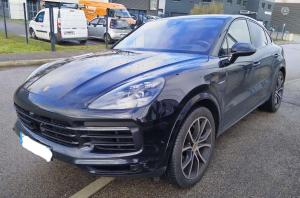Black Porsche Cayenne Coupe 2020 in Kaunas, with an engine capacity of 3.00 L and mileage of 199 thousand km for 48900 €, photo 4 on AUTOMOTO.COM.LV