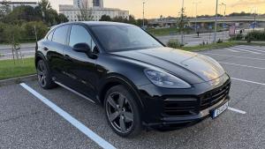 Black Porsche Cayenne Coupe 2020 in Vilnius, with an engine capacity of 3.00 L and mileage of 98 thousand km for 65000 €, photo  on AUTOMOTO.COM.LV