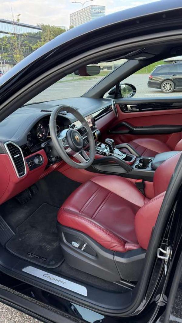 Black Porsche Cayenne Coupe 2020 in Vilnius, with an engine capacity of 3.00 L and mileage of 98 thousand km for 65000 €, photo 10 on AUTOMOTO.COM.LV