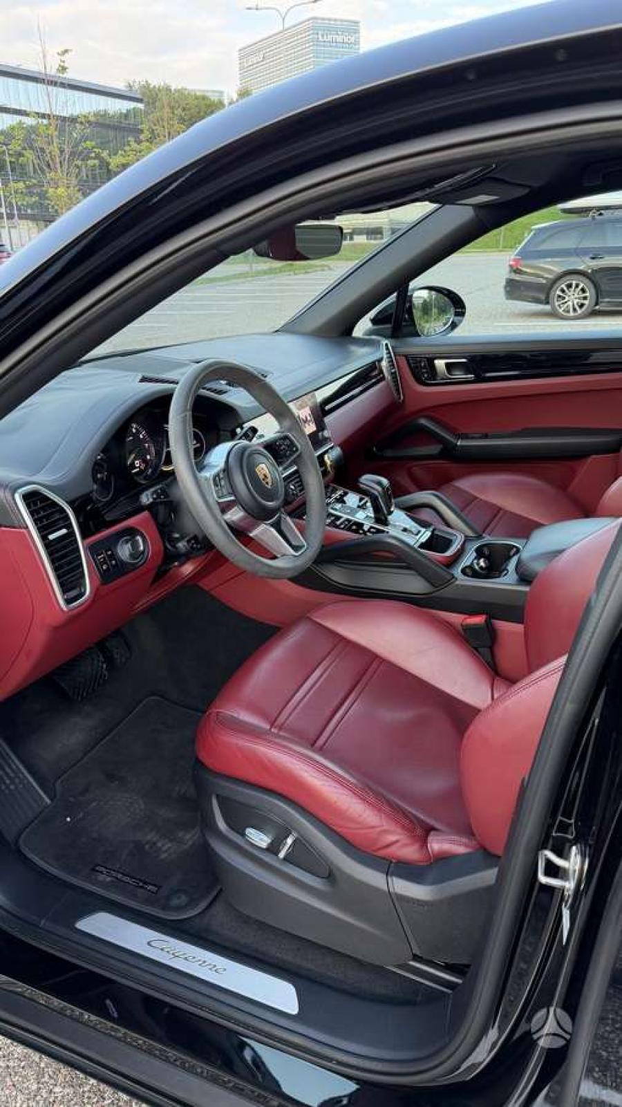 Black Porsche Cayenne Coupe 2020 in Vilnius, with an engine capacity of 3.00 L and mileage of 98 thousand km for 65000 €, photo 10 on AUTOMOTO.COM.LV