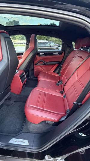Black Porsche Cayenne Coupe 2020 in Vilnius, with an engine capacity of 3.00 L and mileage of 98 thousand km for 65000 €, photo 16 on AUTOMOTO.COM.LV