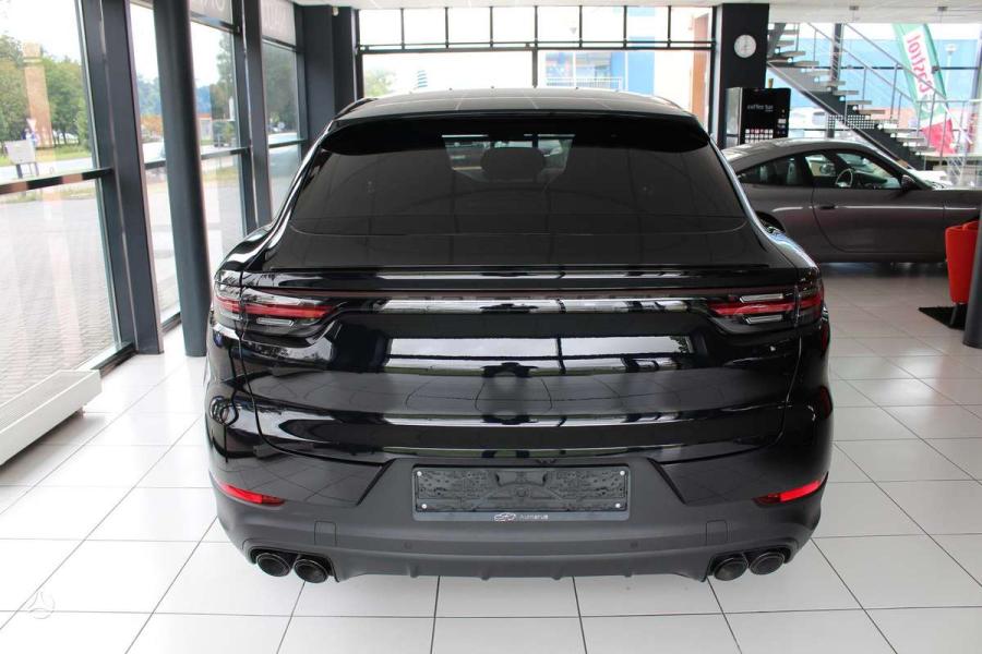 Black Porsche Cayenne Coupe 2020 in Klaipeda, with an engine capacity of 3.00 L and mileage of 113 thousand km for 49700 €, photo 5 on AUTOMOTO.COM.LV