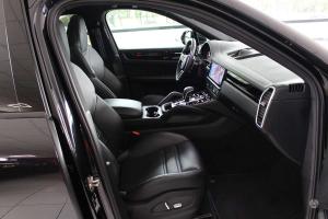 Black Porsche Cayenne Coupe 2020 in Klaipeda, with an engine capacity of 3.00 L and mileage of 113 thousand km for 49700 €, photo 9 on AUTOMOTO.COM.LV