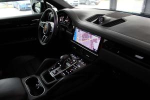Black Porsche Cayenne Coupe 2020 in Klaipeda, with an engine capacity of 3.00 L and mileage of 113 thousand km for 49700 €, photo 10 on AUTOMOTO.COM.LV