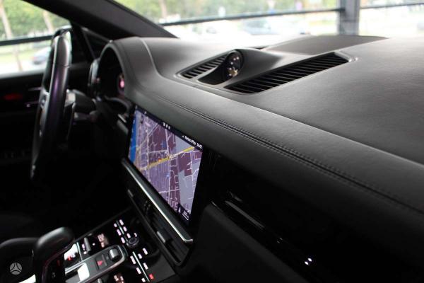 Melns Porsche Cayenne Coupe 2020 Klaipėda, ar dzinēja tilpumu 3.00 L un nobraukumu 113 tūkst. km par 49700 €, foto 11 vietnē AUTOMOTO.COM.LV