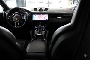 Black Porsche Cayenne Coupe 2020 in Klaipeda, with an engine capacity of 3.00 L and mileage of 113 thousand km for 49700 €, photo 13 on AUTOMOTO.COM.LV
