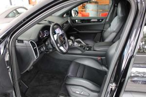 Black Porsche Cayenne Coupe 2020 in Klaipeda, with an engine capacity of 3.00 L and mileage of 113 thousand km for 49700 €, photo 16 on AUTOMOTO.COM.LV