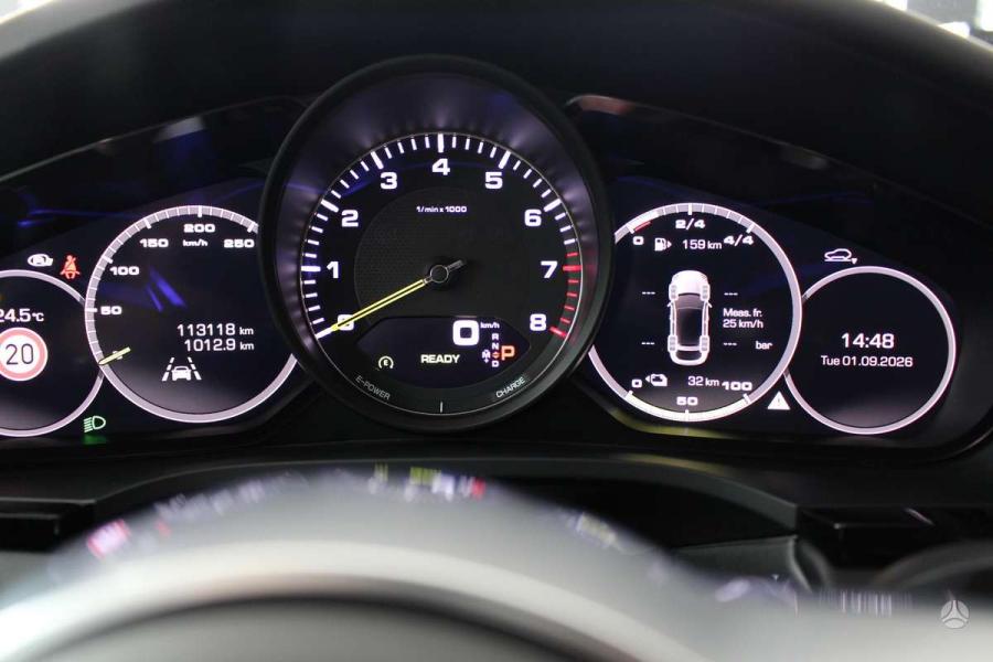 Black Porsche Cayenne Coupe 2020 in Klaipeda, with an engine capacity of 3.00 L and mileage of 113 thousand km for 49700 €, photo 20 on AUTOMOTO.COM.LV