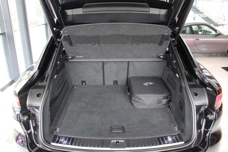 Black Porsche Cayenne Coupe 2020 in Klaipeda, with an engine capacity of 3.00 L and mileage of 113 thousand km for 49700 €, photo 23 on AUTOMOTO.COM.LV