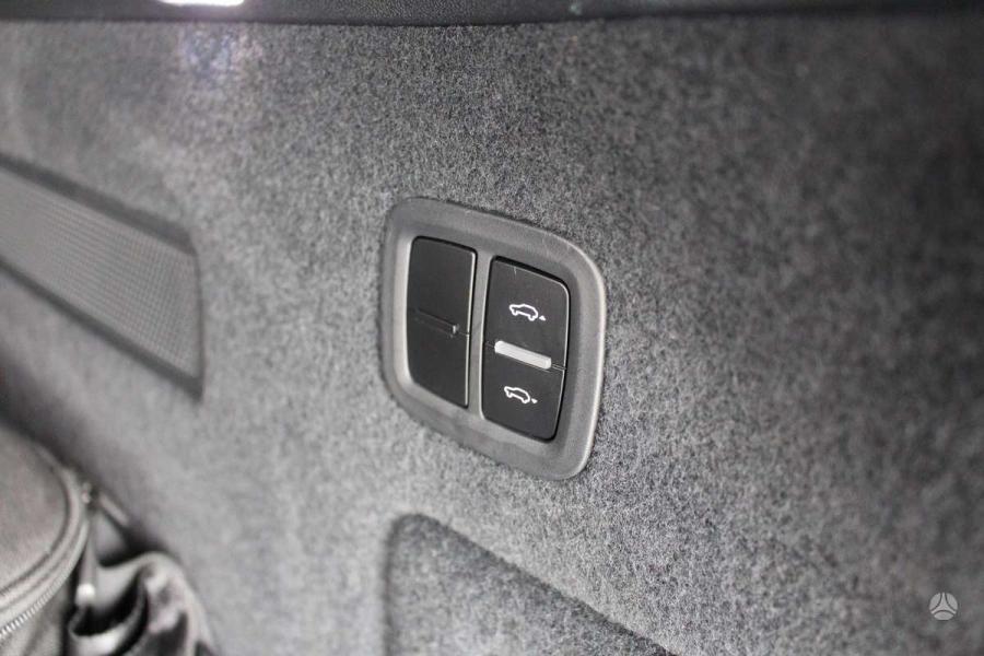 Black Porsche Cayenne Coupe 2020 in Klaipeda, with an engine capacity of 3.00 L and mileage of 113 thousand km for 49700 €, photo 24 on AUTOMOTO.COM.LV