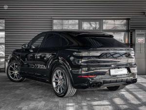 Melns Porsche Cayenne Coupe 2021 Klaipėda, ar dzinēja tilpumu 4.00 L un nobraukumu 97 tūkst. km par 82911 €, foto 4 vietnē AUTOMOTO.COM.LV