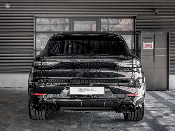 Melns Porsche Cayenne Coupe 2021 Klaipėda, ar dzinēja tilpumu 4.00 L un nobraukumu 97 tūkst. km par 82911 €, foto 4 vietnē AUTOMOTO.COM.LV