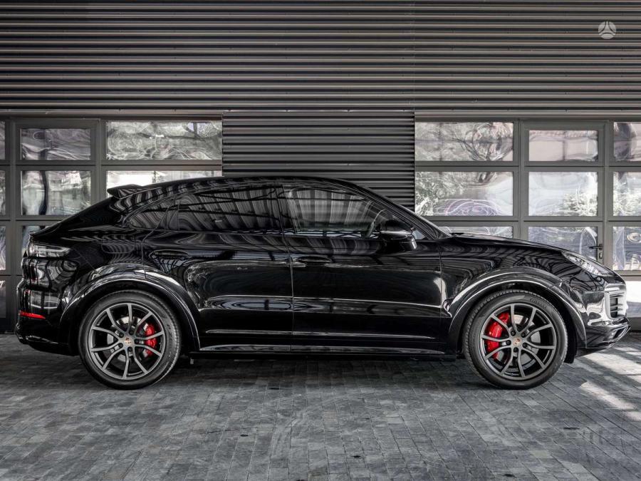 Melns Porsche Cayenne Coupe 2021 Klaipėda, ar dzinēja tilpumu 4.00 L un nobraukumu 97 tūkst. km par 82911 €, foto 7 vietnē AUTOMOTO.COM.LV