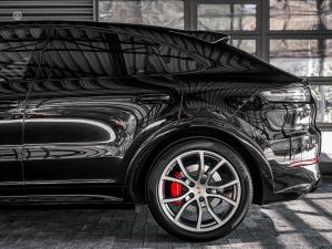 Melns Porsche Cayenne Coupe 2021 Klaipėda, ar dzinēja tilpumu 4.00 L un nobraukumu 97 tūkst. km par 82911 €, foto 20 vietnē AUTOMOTO.COM.LV