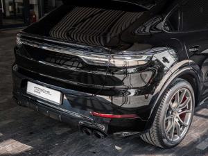 Melns Porsche Cayenne Coupe 2021 Klaipėda, ar dzinēja tilpumu 4.00 L un nobraukumu 97 tūkst. km par 82911 €, foto 28 vietnē AUTOMOTO.COM.LV