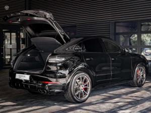 Melns Porsche Cayenne Coupe 2021 Klaipėda, ar dzinēja tilpumu 4.00 L un nobraukumu 97 tūkst. km par 82911 €, foto 29 vietnē AUTOMOTO.COM.LV
