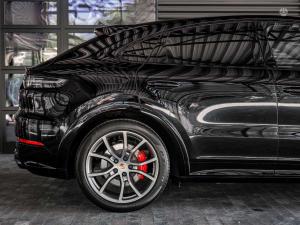 Melns Porsche Cayenne Coupe 2021 Klaipėda, ar dzinēja tilpumu 4.00 L un nobraukumu 97 tūkst. km par 82911 €, foto 30 vietnē AUTOMOTO.COM.LV