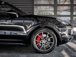 Melns Porsche Cayenne Coupe 2021 Klaipėda, ar dzinēja tilpumu 4.00 L un nobraukumu 97 tūkst. km par 82911 €, foto 31 vietnē AUTOMOTO.COM.LV