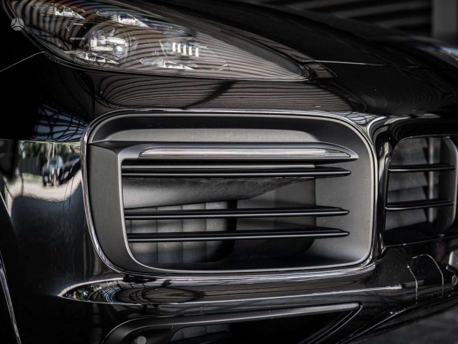 Melns Porsche Cayenne Coupe 2021 Klaipėda, ar dzinēja tilpumu 4.00 L un nobraukumu 97 tūkst. km par 82911 €, foto 36 vietnē AUTOMOTO.COM.LV