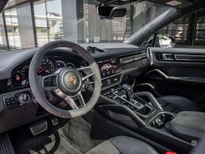 Melns Porsche Cayenne Coupe 2021 Klaipėda, ar dzinēja tilpumu 4.00 L un nobraukumu 97 tūkst. km par 82911 €, foto 39 vietnē AUTOMOTO.COM.LV