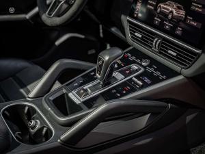 Melns Porsche Cayenne Coupe 2021 Klaipėda, ar dzinēja tilpumu 4.00 L un nobraukumu 97 tūkst. km par 82911 €, foto 45 vietnē AUTOMOTO.COM.LV