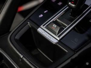 Melns Porsche Cayenne Coupe 2021 Klaipėda, ar dzinēja tilpumu 4.00 L un nobraukumu 97 tūkst. km par 82911 €, foto 46 vietnē AUTOMOTO.COM.LV