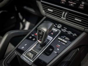 Melns Porsche Cayenne Coupe 2021 Klaipėda, ar dzinēja tilpumu 4.00 L un nobraukumu 97 tūkst. km par 82911 €, foto 47 vietnē AUTOMOTO.COM.LV