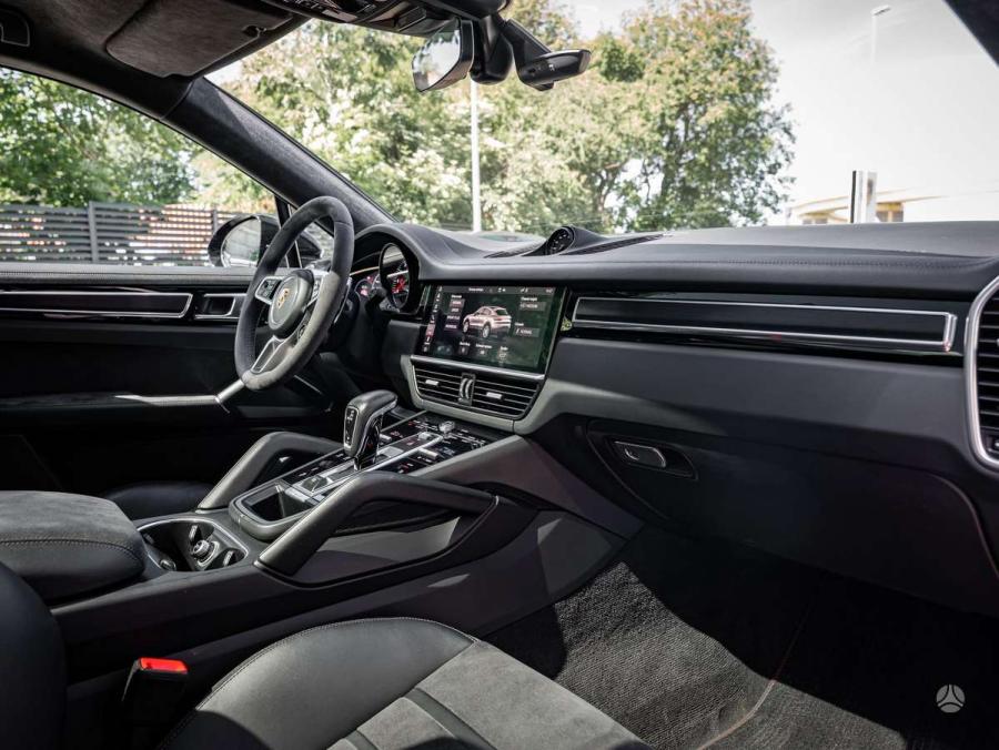 Melns Porsche Cayenne Coupe 2021 Klaipėda, ar dzinēja tilpumu 4.00 L un nobraukumu 97 tūkst. km par 82911 €, foto 48 vietnē AUTOMOTO.COM.LV