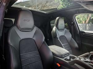 Melns Porsche Cayenne Coupe 2021 Klaipėda, ar dzinēja tilpumu 4.00 L un nobraukumu 97 tūkst. km par 82911 €, foto 50 vietnē AUTOMOTO.COM.LV