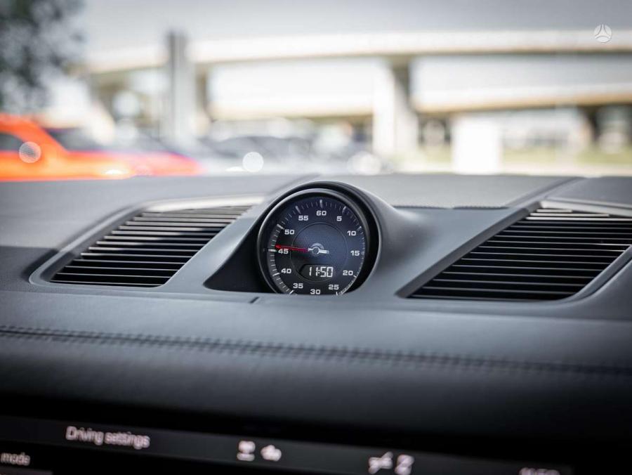Melns Porsche Cayenne Coupe 2021 Klaipėda, ar dzinēja tilpumu 4.00 L un nobraukumu 97 tūkst. km par 82911 €, foto 57 vietnē AUTOMOTO.COM.LV