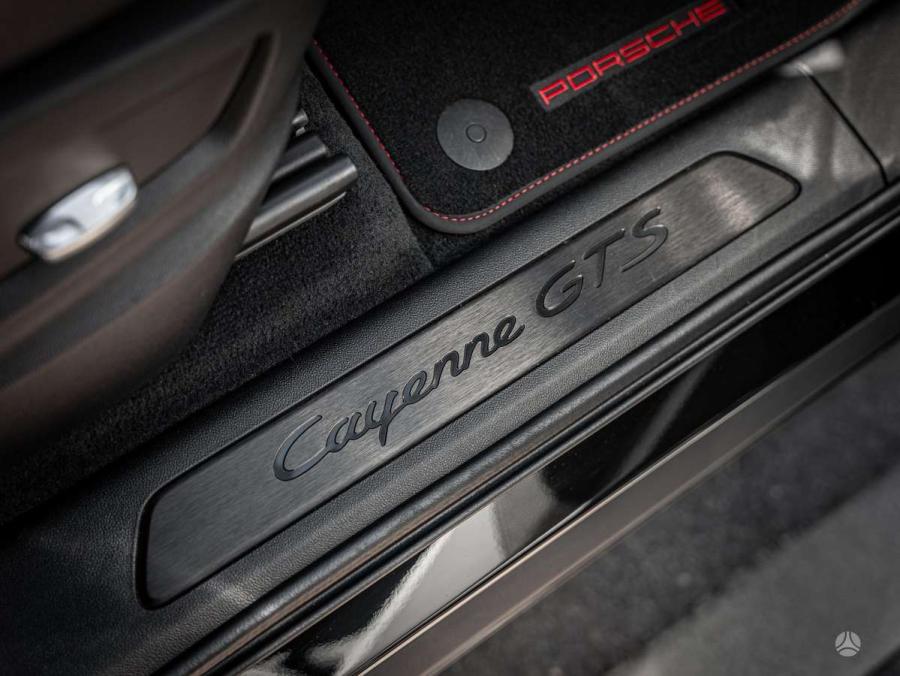 Melns Porsche Cayenne Coupe 2021 Klaipėda, ar dzinēja tilpumu 4.00 L un nobraukumu 97 tūkst. km par 82911 €, foto 59 vietnē AUTOMOTO.COM.LV