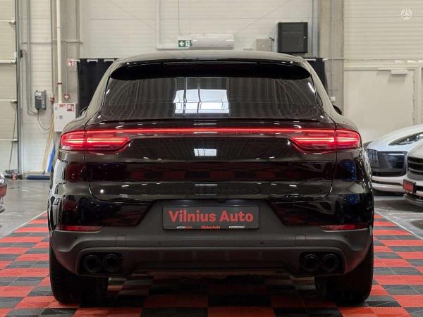 Черный Порше Cayenne Coupe 2021 в Вильнюс, объемом двигателя 3.00 л и пробегом 104 тыс. км за 53800 €, фото 5 на AUTOMOTO.COM.LV