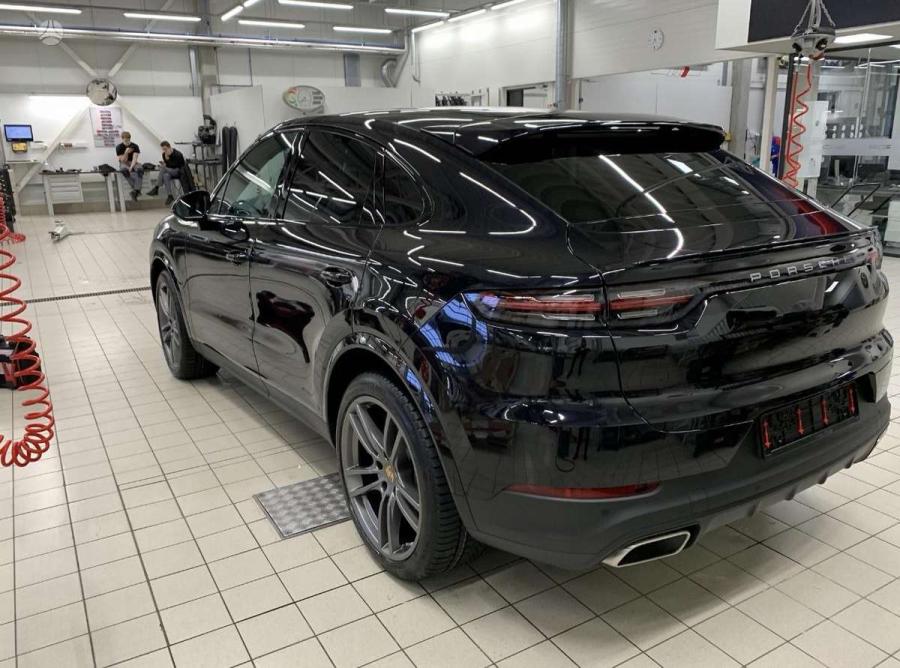 Черный Порше Cayenne Coupe 2021 в Каунас, объемом двигателя 3.00 л и пробегом 110 тыс. км за 71999 €, фото 3 на AUTOMOTO.COM.LV