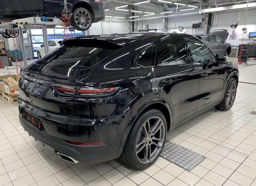 Черный Порше Cayenne Coupe 2021 в Каунас, объемом двигателя 3.00 л и пробегом 110 тыс. км за 71999 €, фото 4 на AUTOMOTO.COM.LV