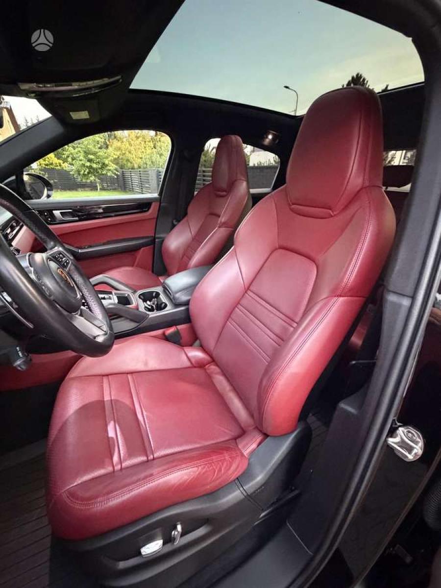 Черный Порше Cayenne Coupe 2021 в Каунас, объемом двигателя 3.00 л и пробегом 110 тыс. км за 71999 €, фото 14 на AUTOMOTO.COM.LV