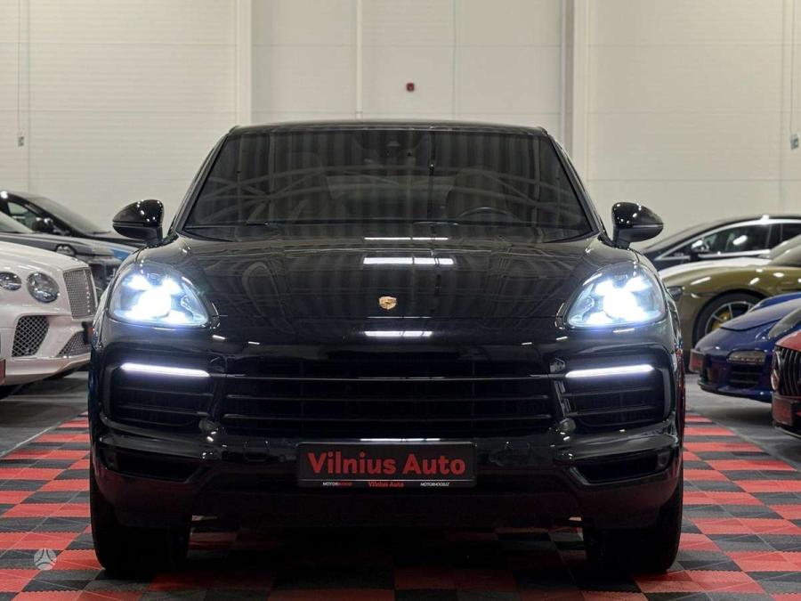 Черный Порше Cayenne Coupe 2021 в Вильнюс, объемом двигателя 3.00 л и пробегом 104 тыс. км за 52499 €, фото 3 на AUTOMOTO.COM.LV
