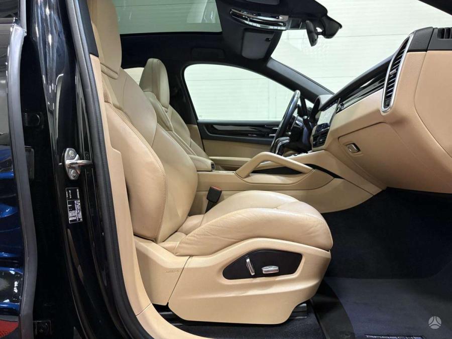 Черный Порше Cayenne Coupe 2021 в Вильнюс, объемом двигателя 3.00 л и пробегом 104 тыс. км за 52499 €, фото 17 на AUTOMOTO.COM.LV