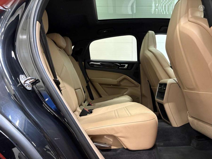 Черный Порше Cayenne Coupe 2021 в Вильнюс, объемом двигателя 3.00 л и пробегом 104 тыс. км за 49990 €, фото 32 на AUTOMOTO.COM.LV