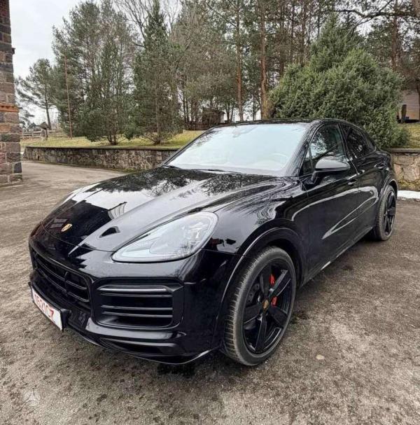 Melns Porsche Cayenne Coupe 2021 Viļņa, ar dzinēja tilpumu 4.00 L un nobraukumu 56 tūkst. km par 66000 €, foto 1 vietnē AUTOMOTO.COM.LV