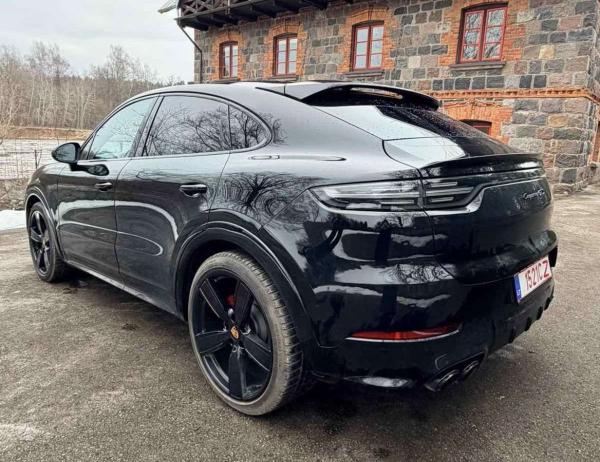Melns Porsche Cayenne Coupe 2021 Viļņa, ar dzinēja tilpumu 4.00 L un nobraukumu 56 tūkst. km par 66000 €, foto 4 vietnē AUTOMOTO.COM.LV