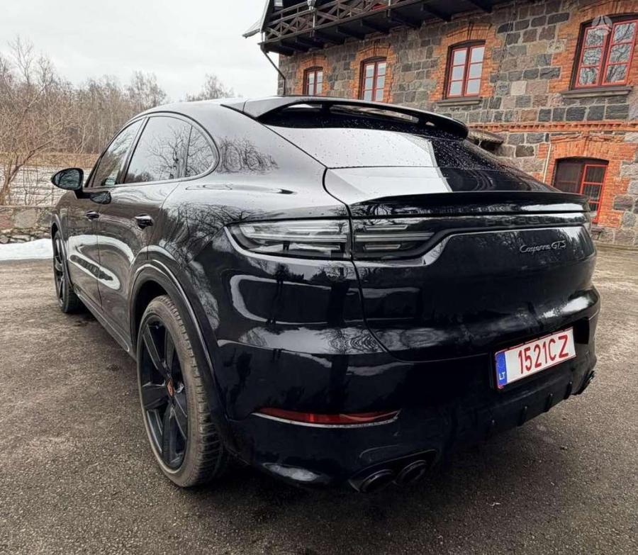 Black Porsche Cayenne Coupe 2021 in Vilnius, with an engine capacity of 4.00 L and mileage of 56 thousand km for 66000 €, photo 5 on AUTOMOTO.COM.LV