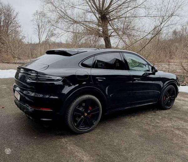 Melns Porsche Cayenne Coupe 2021 Viļņa, ar dzinēja tilpumu 4.00 L un nobraukumu 56 tūkst. km par 66000 €, foto 8 vietnē AUTOMOTO.COM.LV